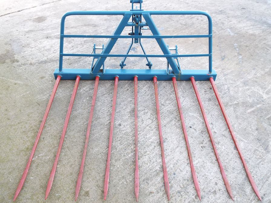 9 Tine Trip Buck Rake - McCullagh Machinery