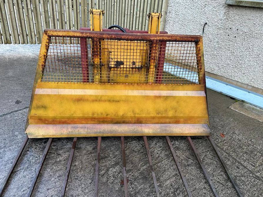 Used McKenna 9 Tine Push-off Buckrake - McCullagh Machinery