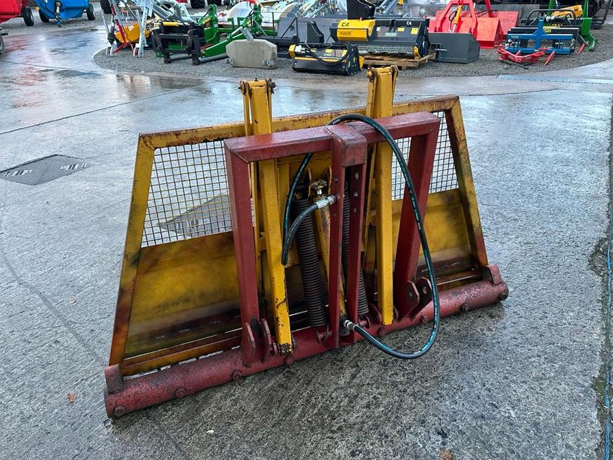 Used McKenna 9 Tine Push-off Buckrake - McCullagh Machinery