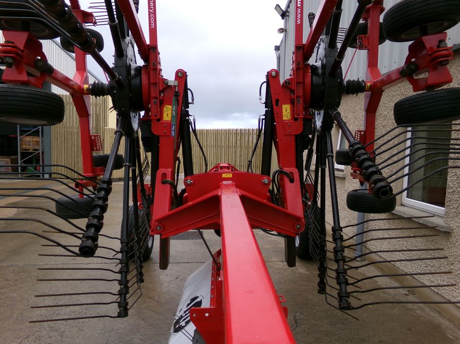 2014 Lely Hibiscus 815 CD Vari-Width Rake - McCullagh Machinery