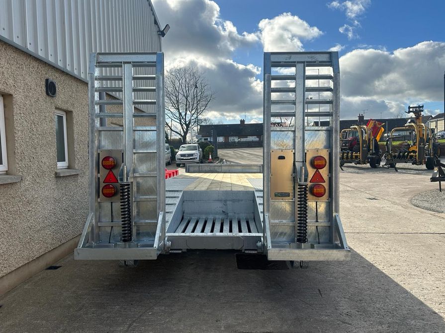 New Hudson Tri-Axle Galvanized Low-Loader - McCullagh Machinery