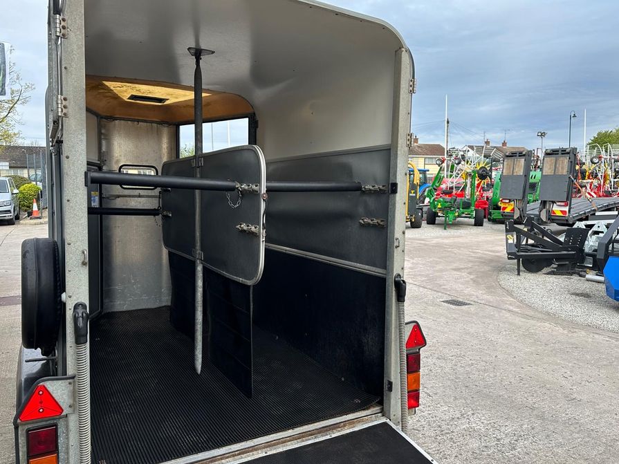 Used Ifor Williams 505 Delux Horsebox - McCullagh Machinery