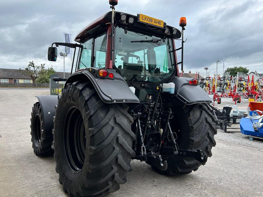 2009 Valtra N111 (125HP) - McCullagh Machinery