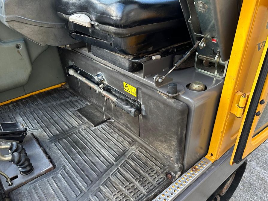 Used Volvo EC15B 1.5 Tonne Digger - McCullagh Machinery