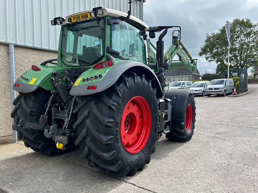 2016 Fendt 718 Vario Profi with 5X85 Loader - McCullagh Machinery