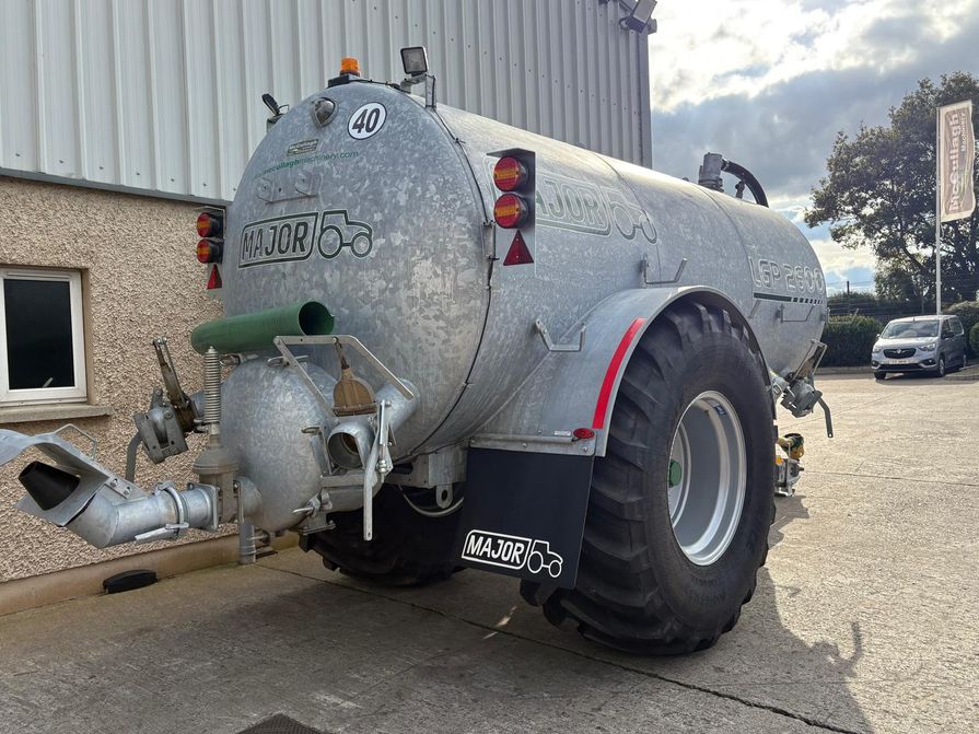 Used Major 2600 Gallon Tanker - McCullagh Machinery
